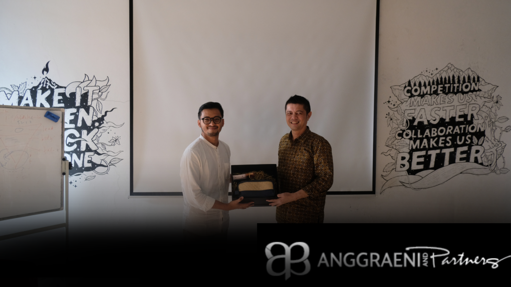 Belajar dari Ivan Lanin: Pelatihan Keterampilan Menulis di Anggraeni ...